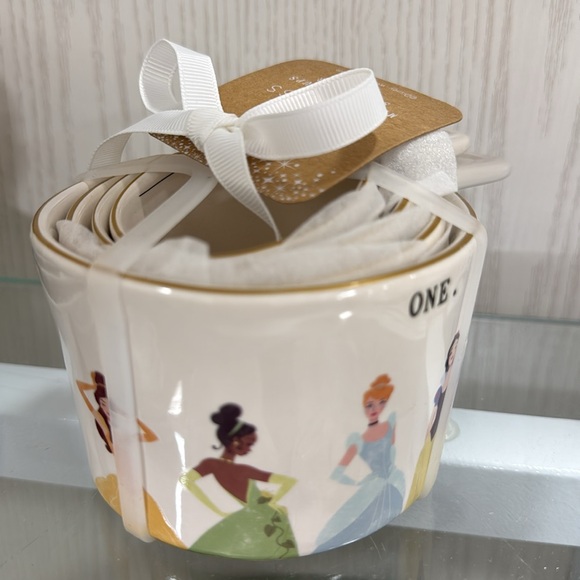 Rae Dunn | Kitchen | Rae Dunn 225 Viral Disney Princess Ceramic ...